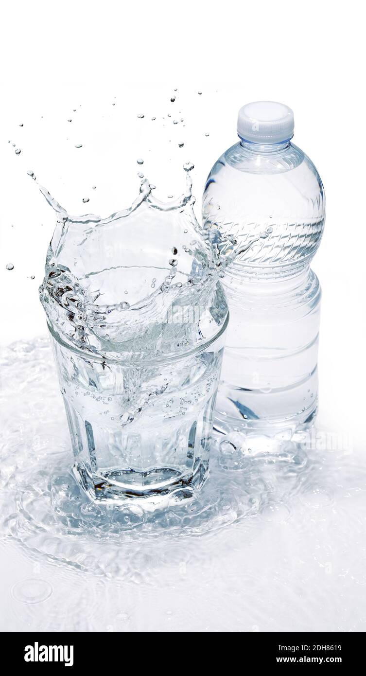 Water bottle splashing hi-res stock photography and images - Alamy