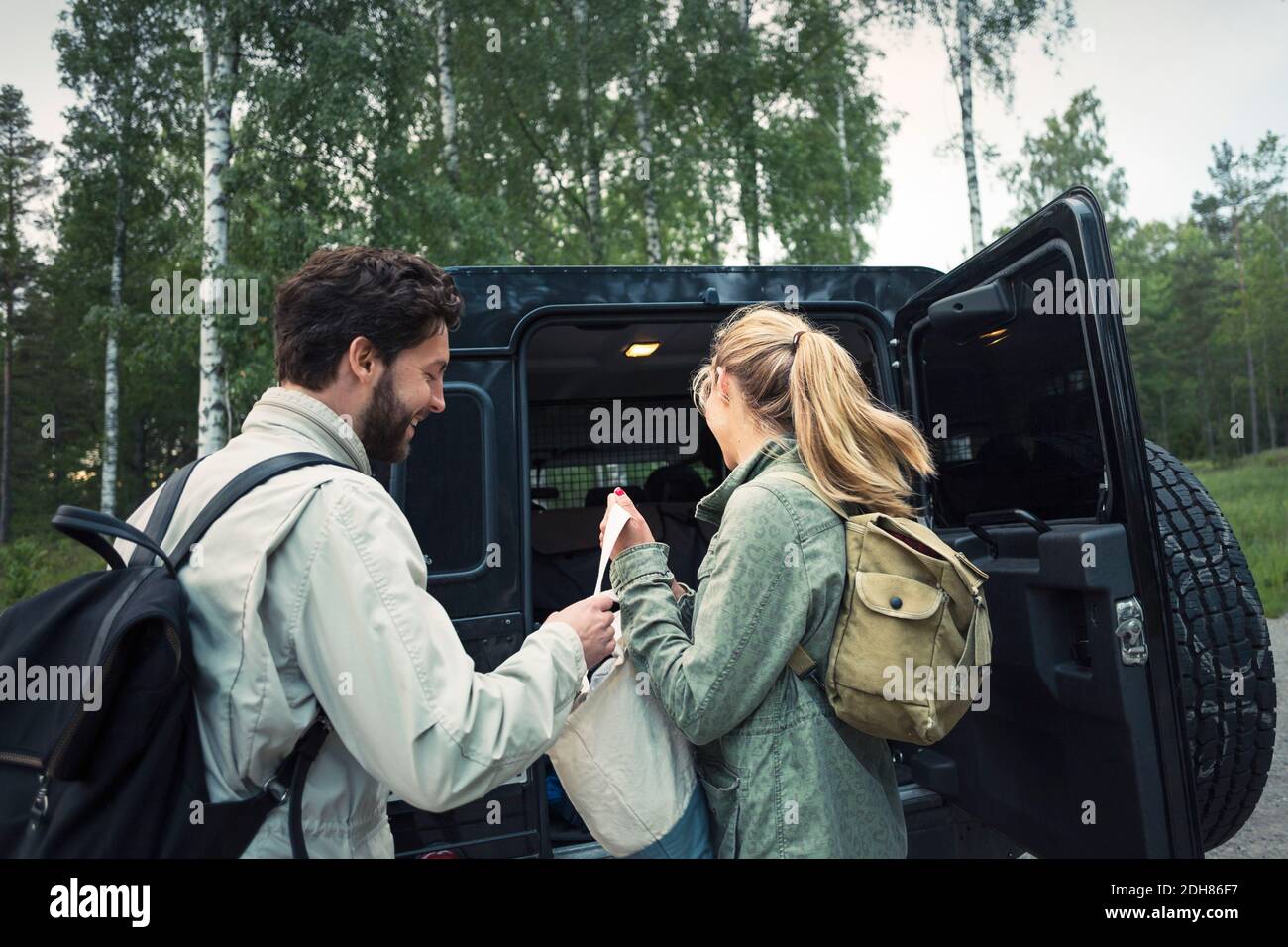 Unloading the jeep hi-res stock photography and images - Alamy
