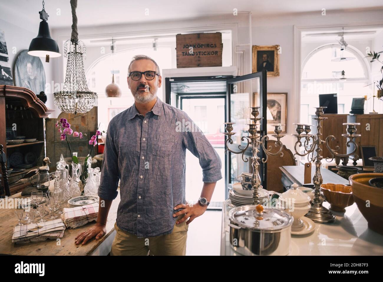 Hand Lighting Shop High Resolution Stock Photography and Images - Alamy
