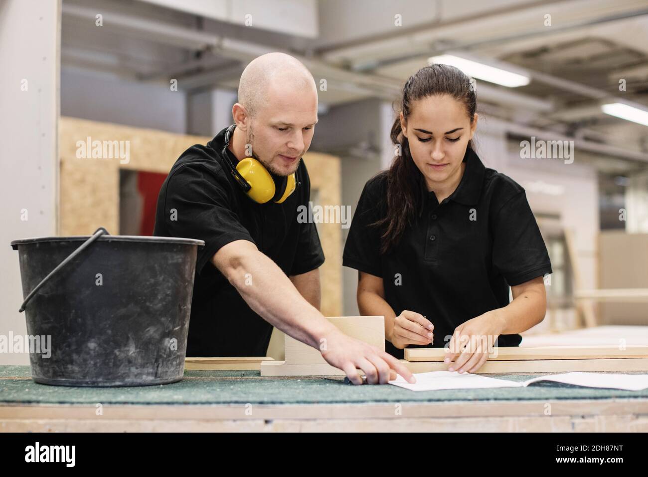 Workbench hi-res stock photography and images - Alamy