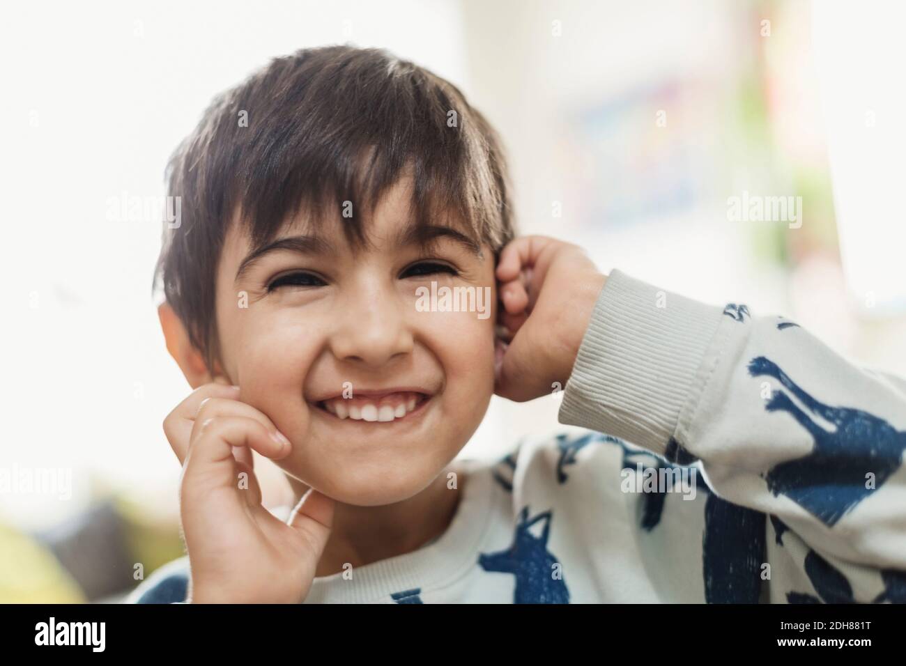 Person center hi-res stock photography and images - Alamy