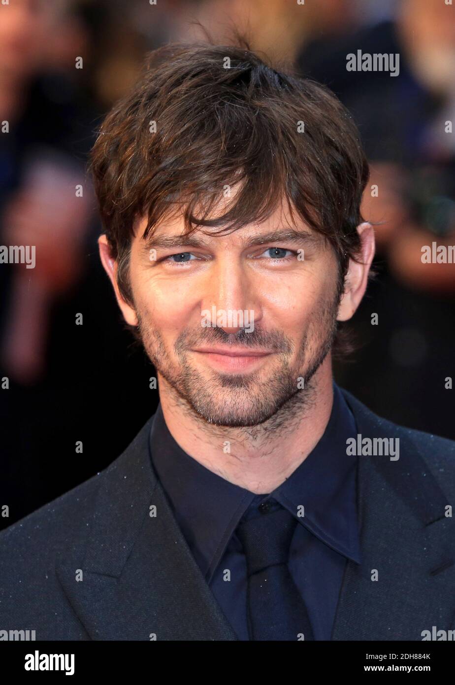 Michiel Huisman attends 'The Guernsey Literary And Potato Peel Pie ...