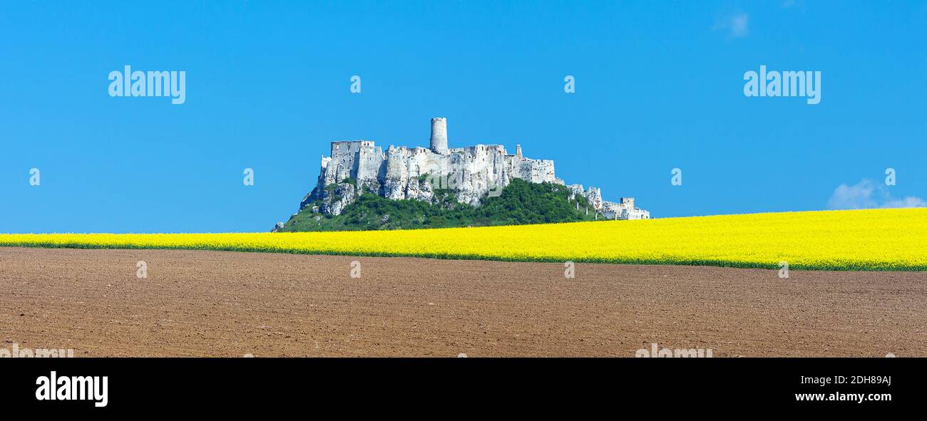 Scenic view on Spis Castle, UNESCO heritage in Slovakia ,old Europe ...