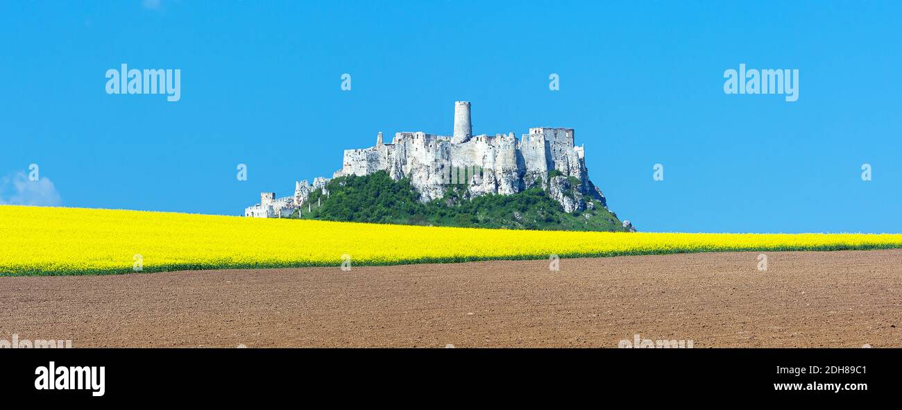 Scenic view on Spis Castle, UNESCO heritage in Slovakia ,old Europe ...