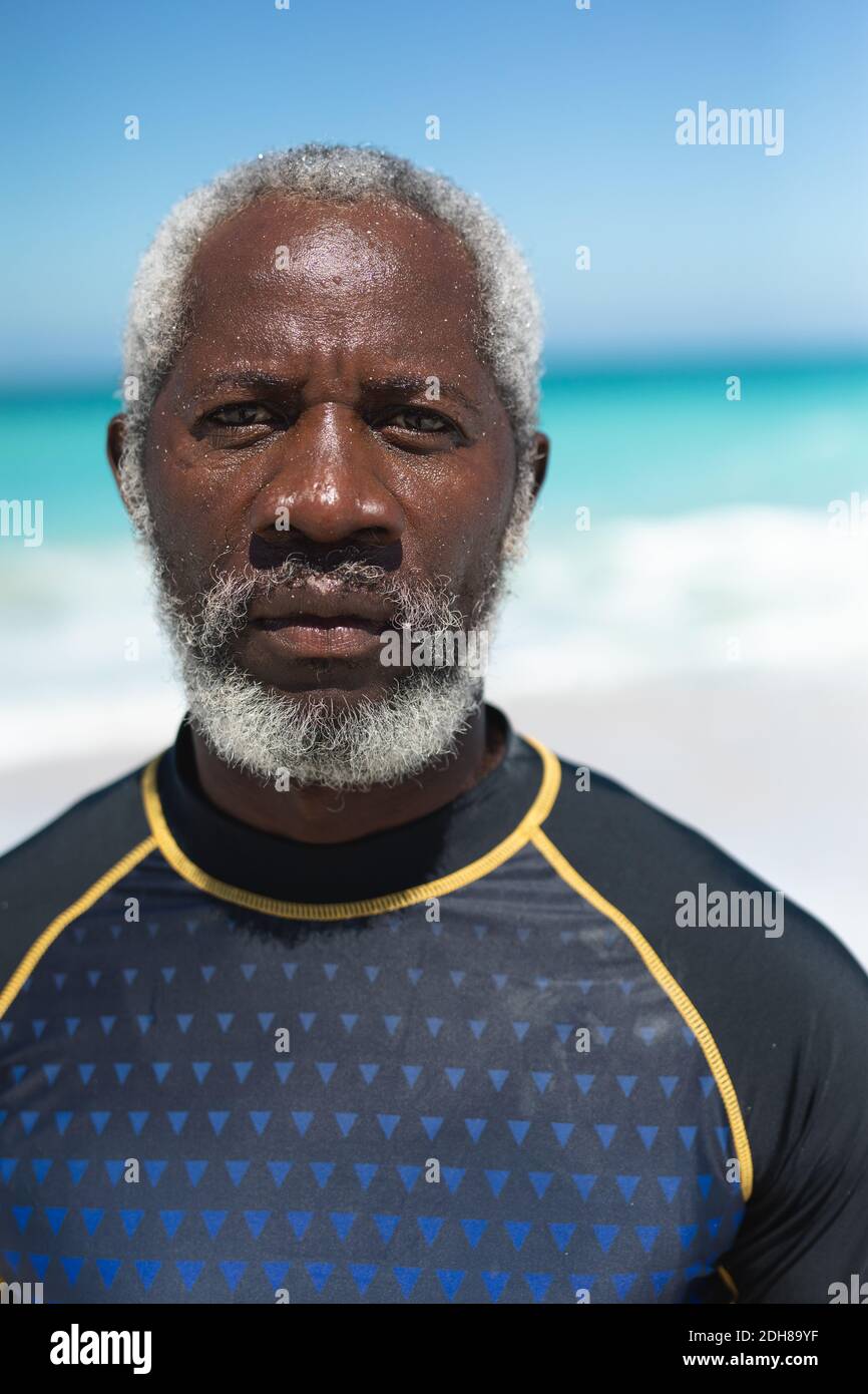 Old man looking at the camera Stock Photo - Alamy