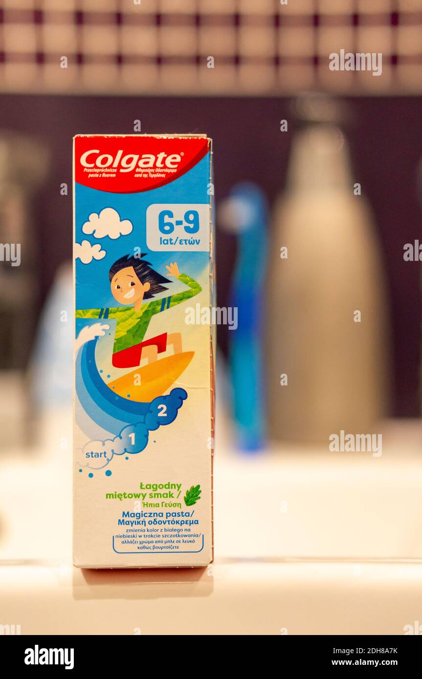 Colgate box hi-res stock photography and images - Alamy