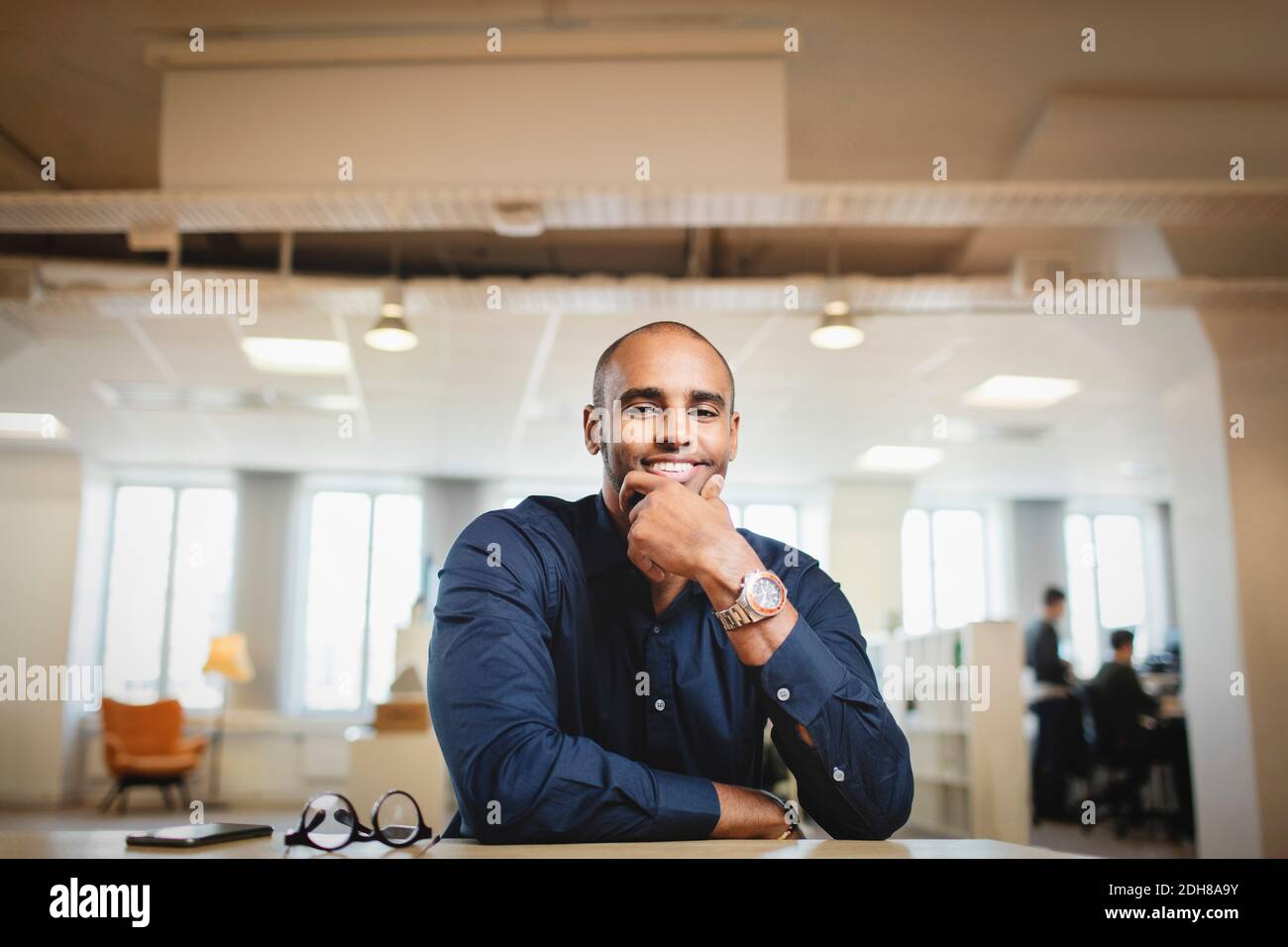 Chin table hi-res stock photography and images - Alamy