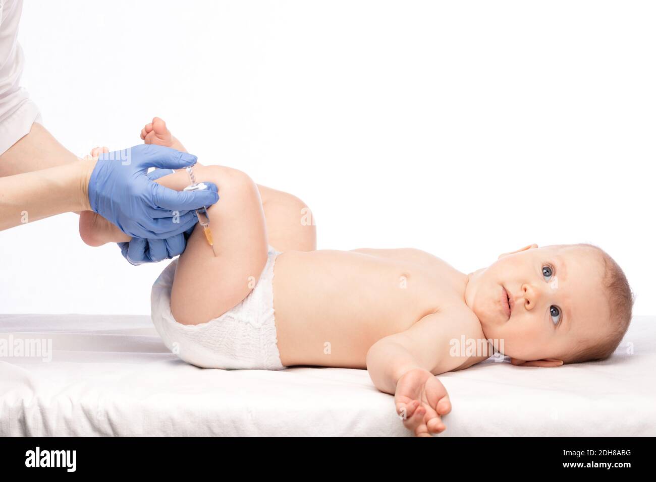 Vaccination baby leg hi-res stock photography and images - Alamy
