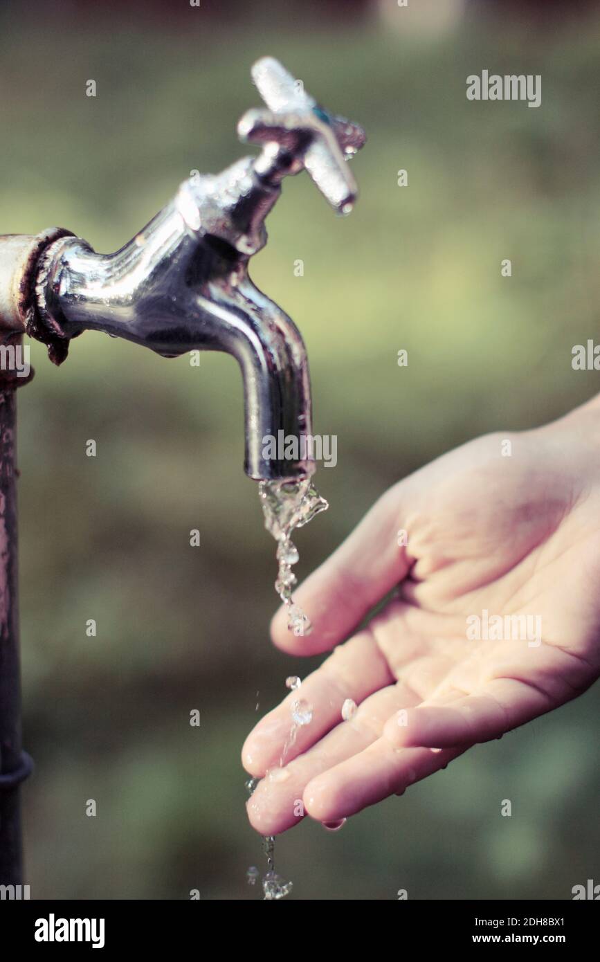 Hand motions hi-res stock photography and images - Alamy