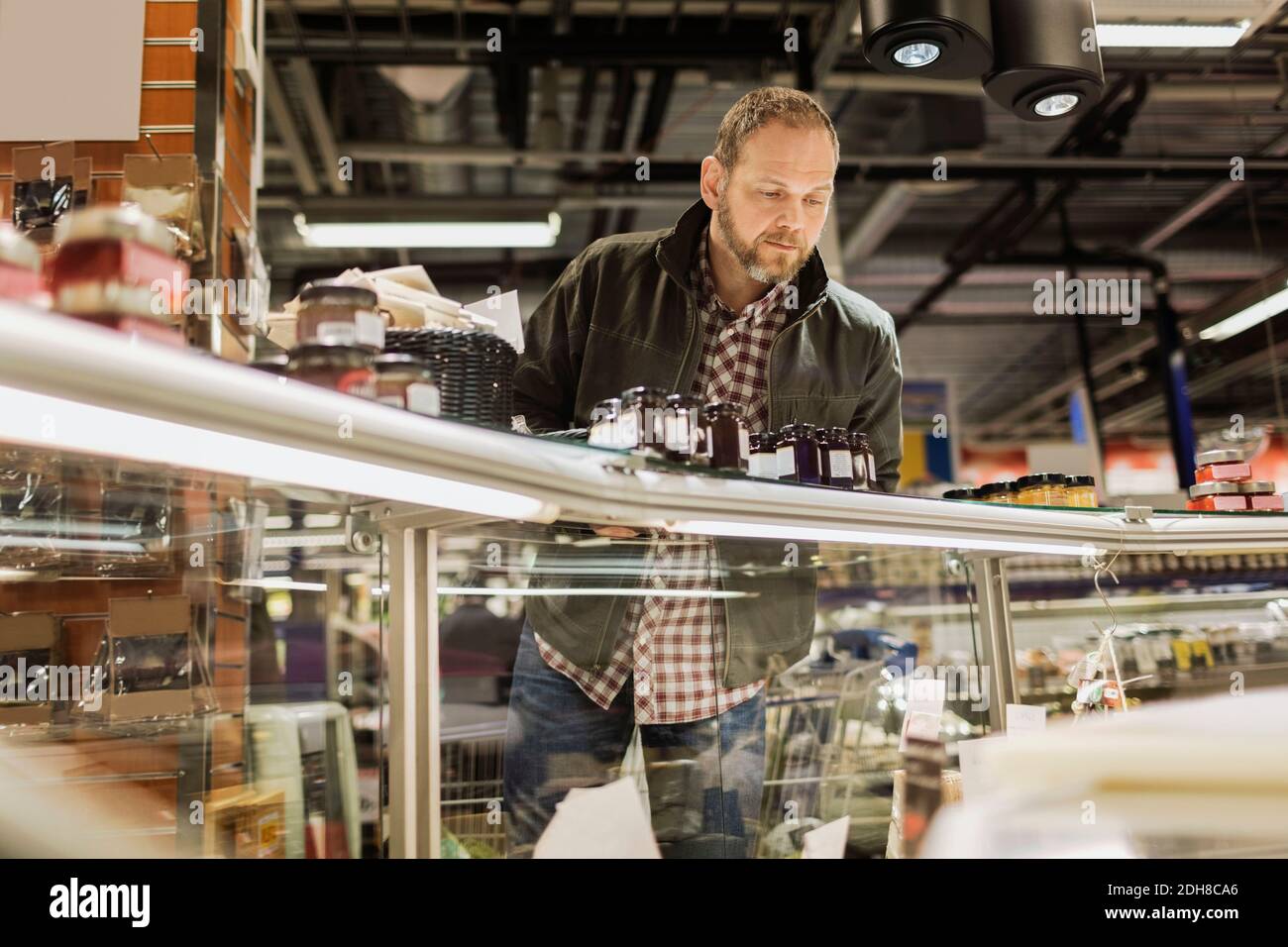 Deli counter hi-res stock photography and images - Alamy