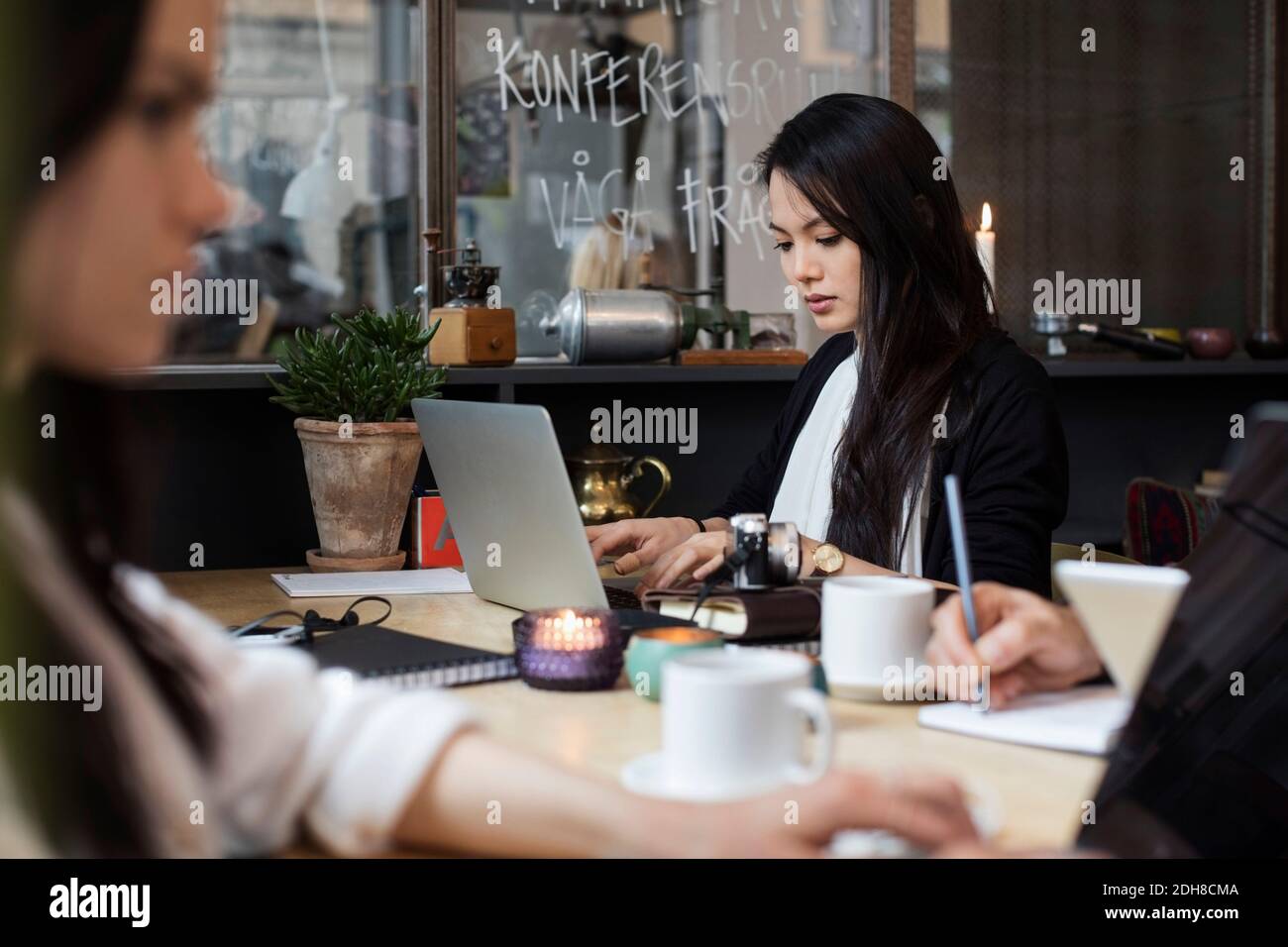 Corporate bloggers hi-res stock photography and images - Alamy