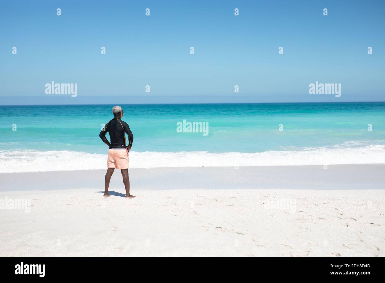 Old man hands on hips hi-res stock photography and images - Alamy