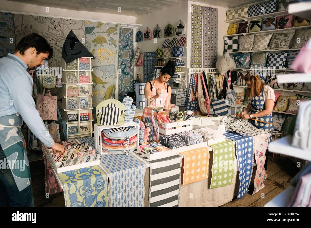 Working with fabric hi-res stock photography and images - Alamy