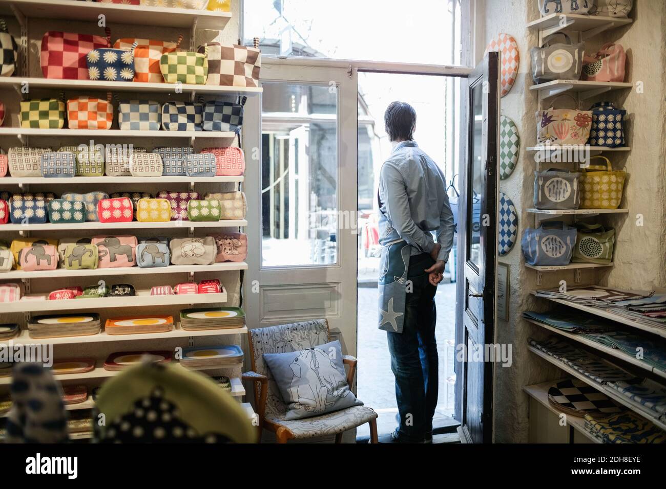 Male entrance hi-res stock photography and images - Alamy