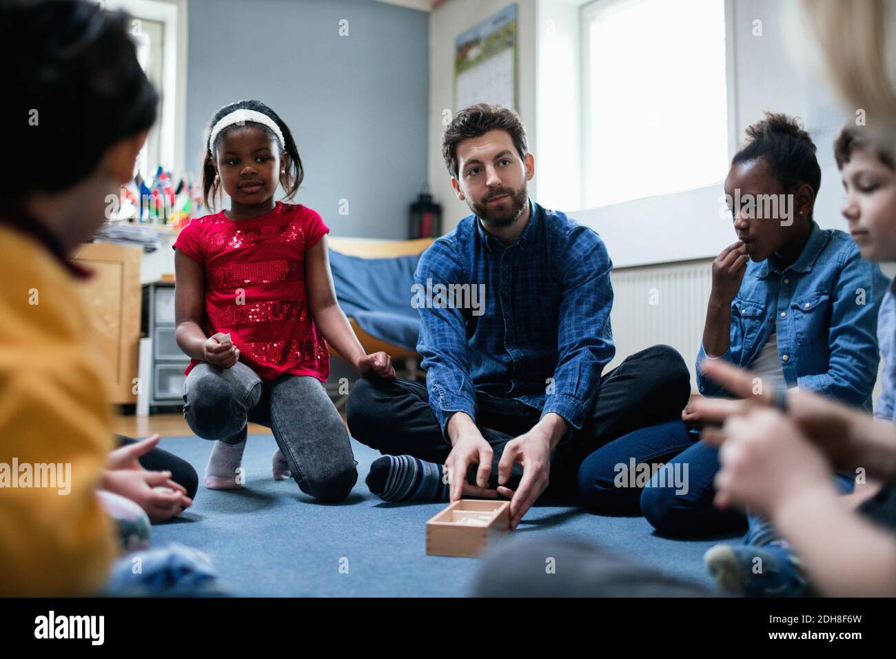 Children age 6 classroom hi-res stock photography and images - Alamy