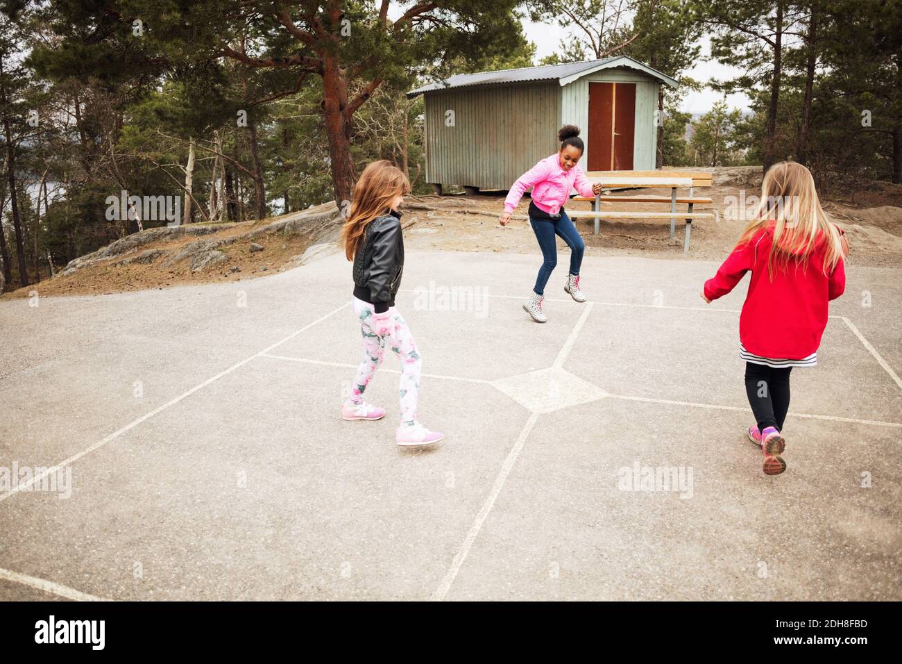 Primary school sports day girls hi-res stock photography and images - Alamy