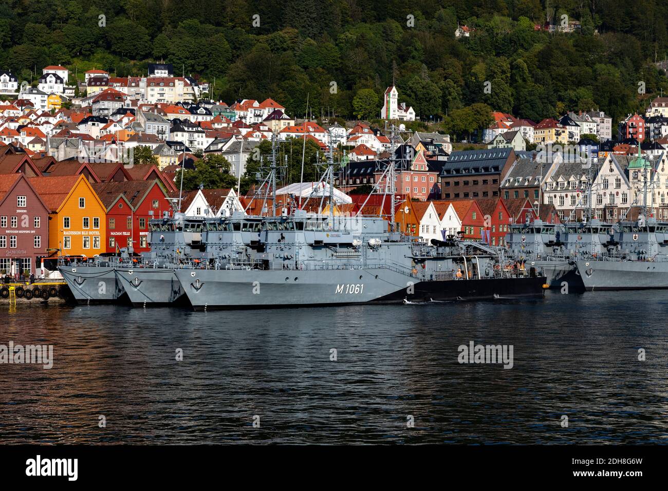 Minesweepers hi-res stock photography and images - Alamy