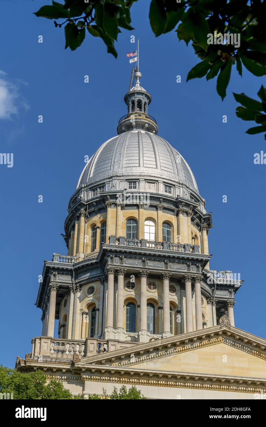 Illinois general assembly building hi-res stock photography and images ...