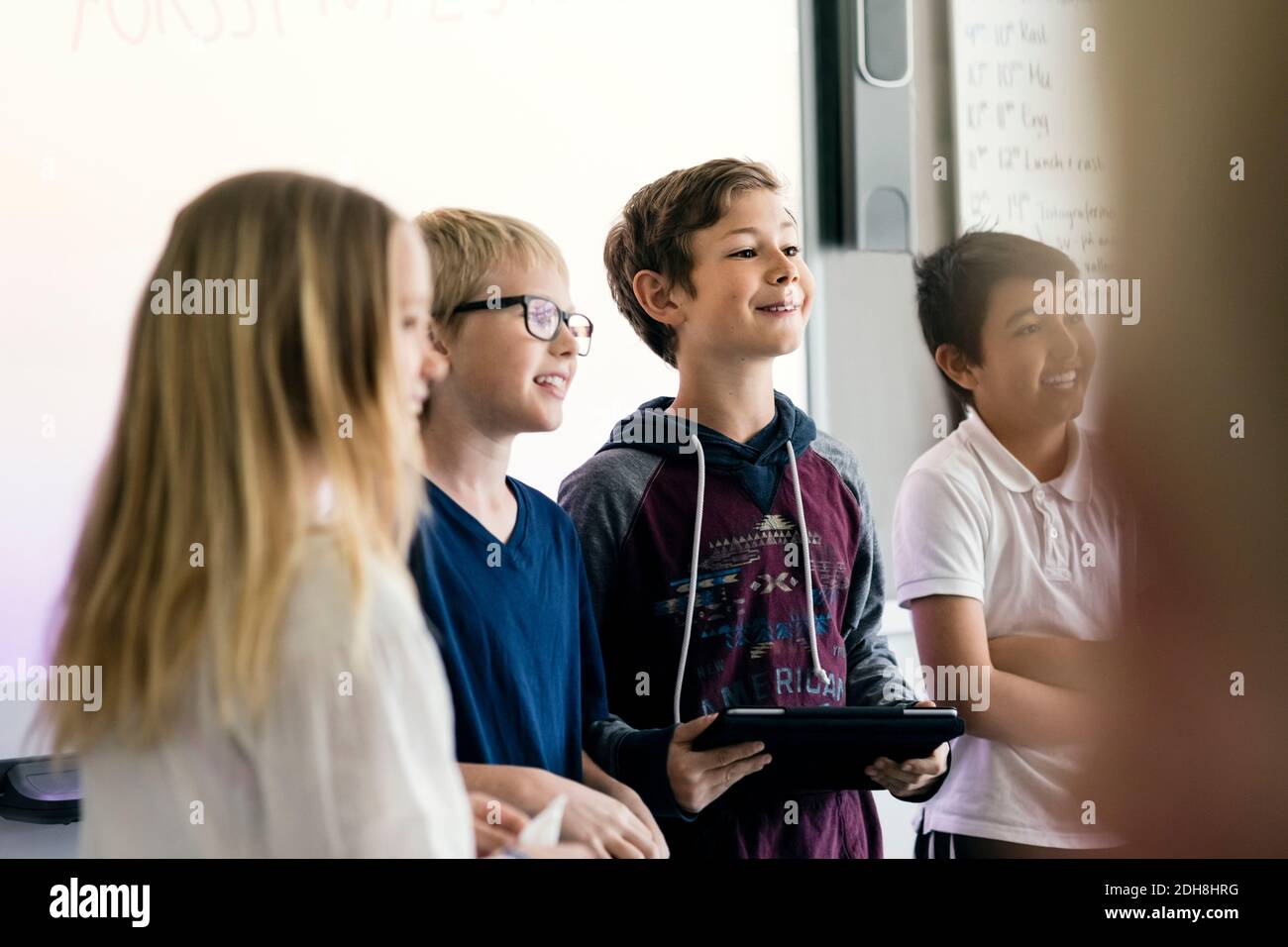 Child tablet presentation classroom hi-res stock photography and images ...