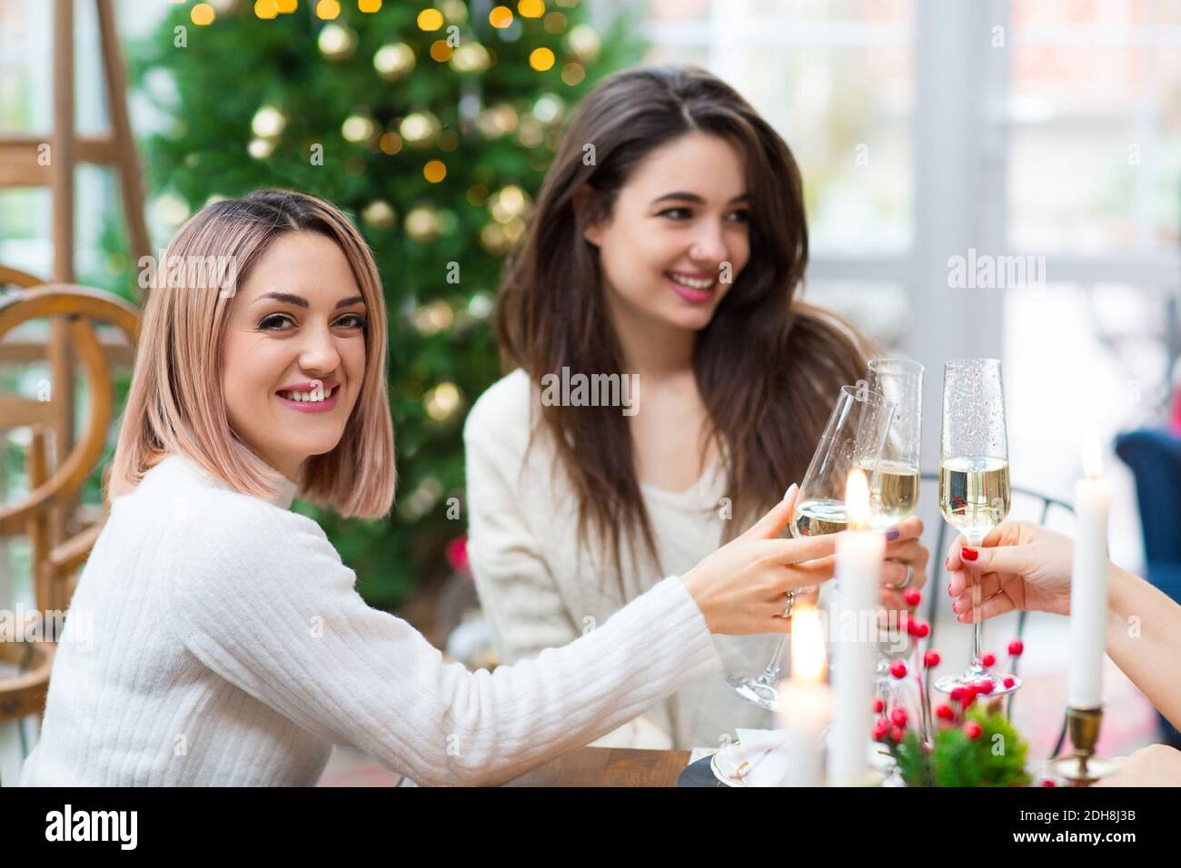 Ladies celebrating hi-res stock photography and images - Alamy