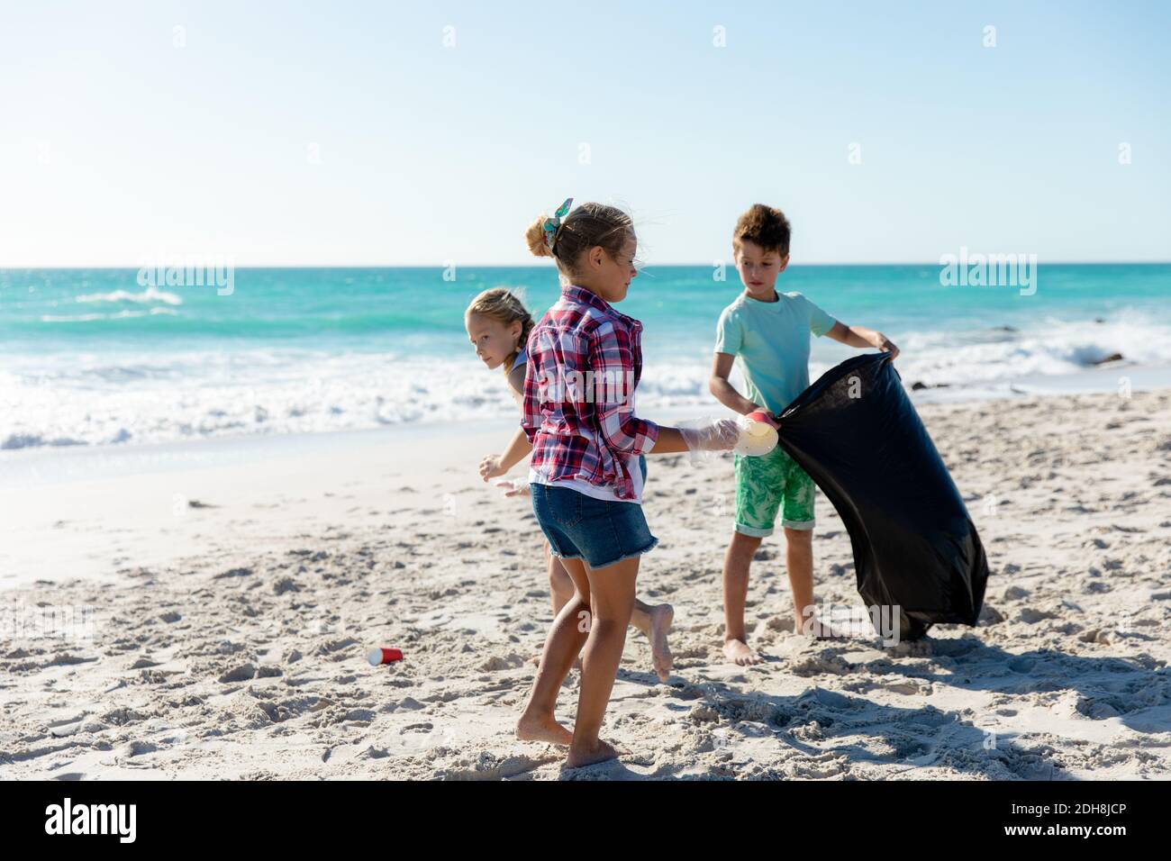Female siblings cleaning hi-res stock photography and images - Alamy