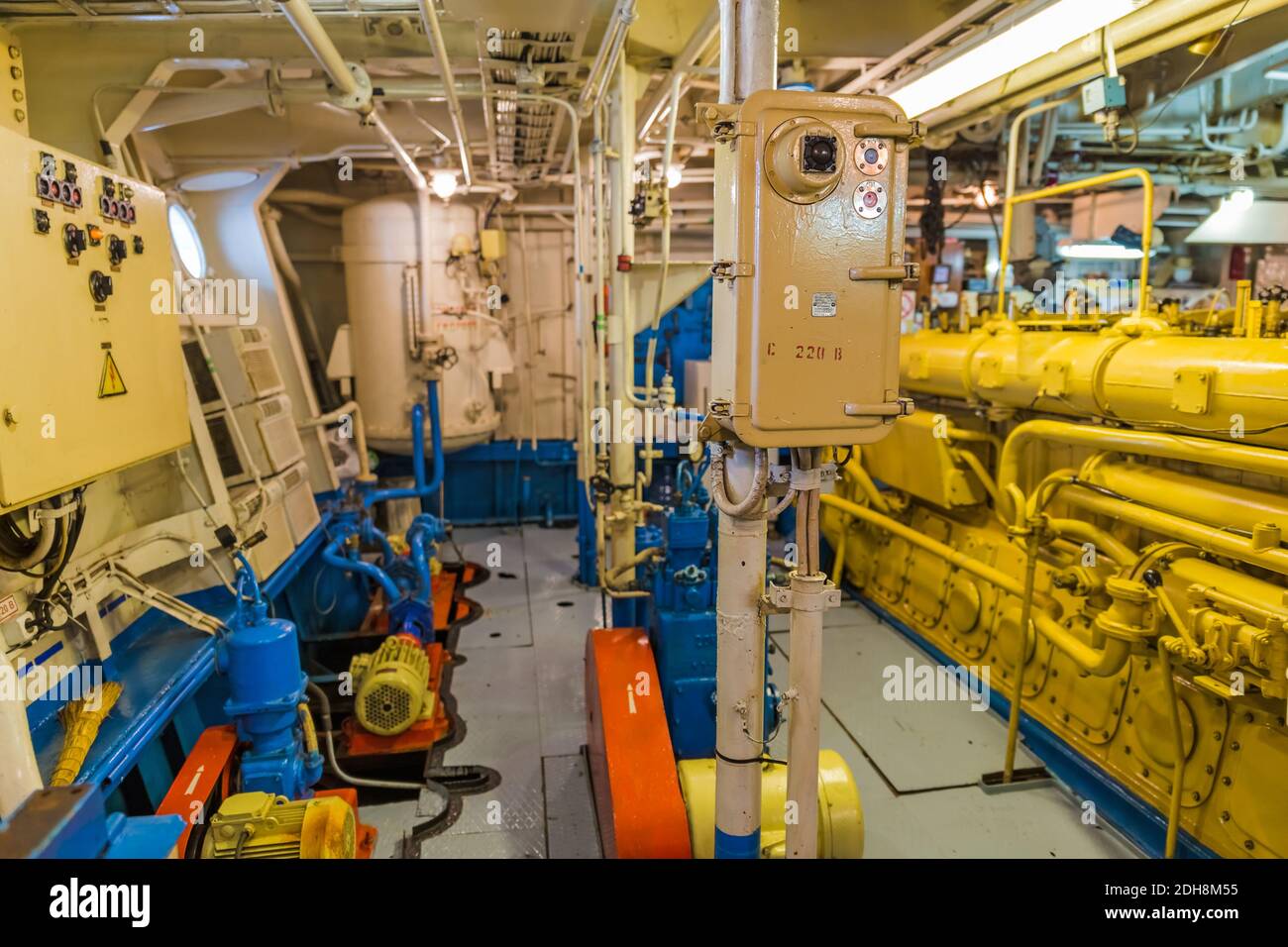 Engine compartment diesel hi-res stock photography and images - Alamy