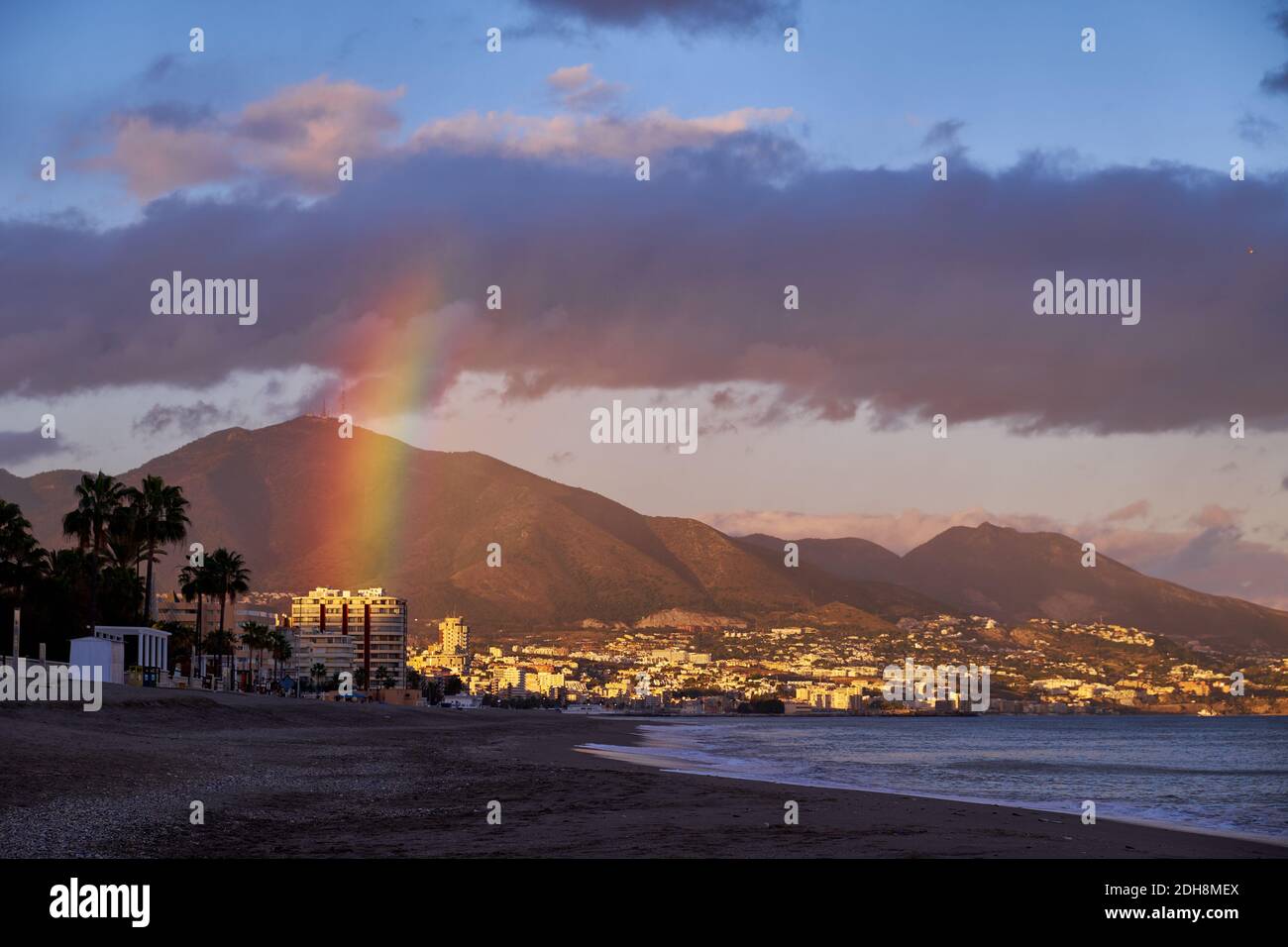Sun rain rainbow beach hi-res stock photography and images - Alamy