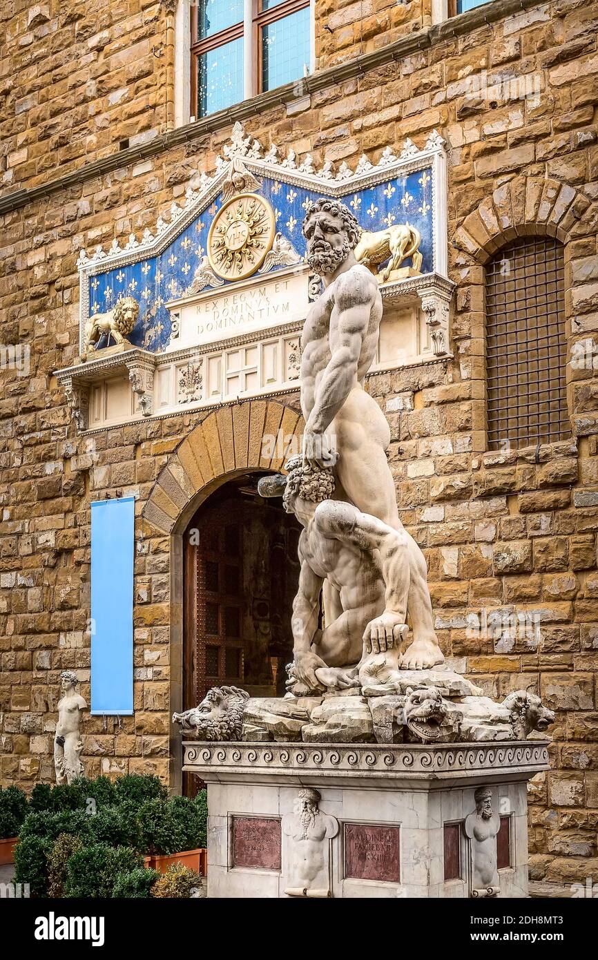 Hercules statue palazzo vecchio florence hi-res stock photography and ...