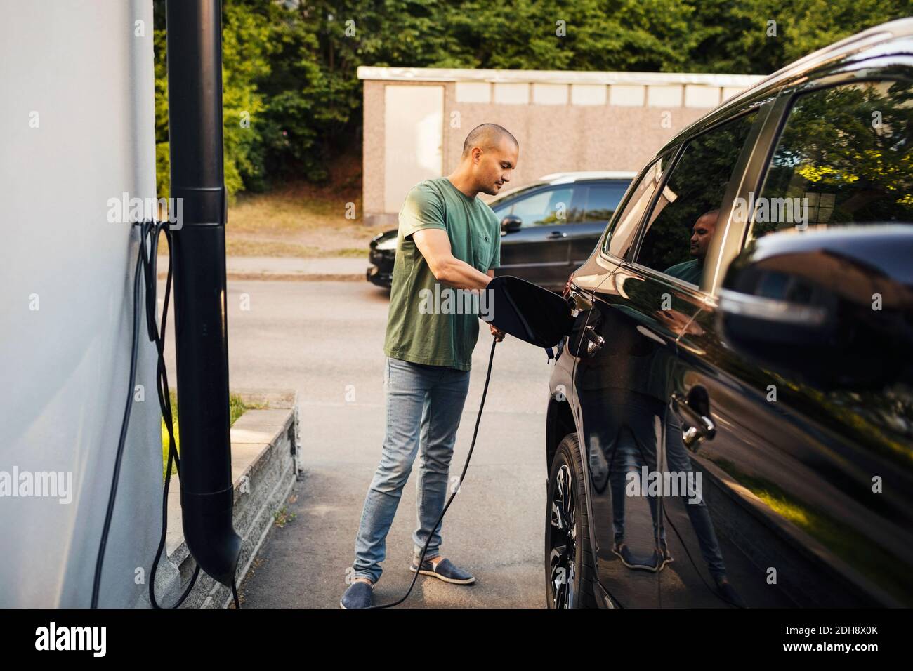 Motorcar charging hi-res stock photography and images - Alamy