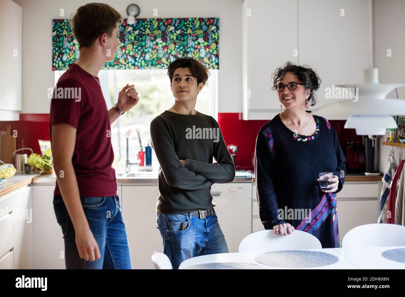 Visiting friends gathering hi-res stock photography and images - Alamy