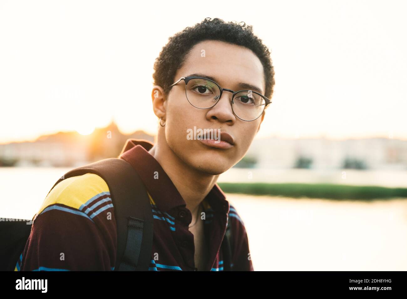 Person standing in front of sunset hi-res stock photography and images ...