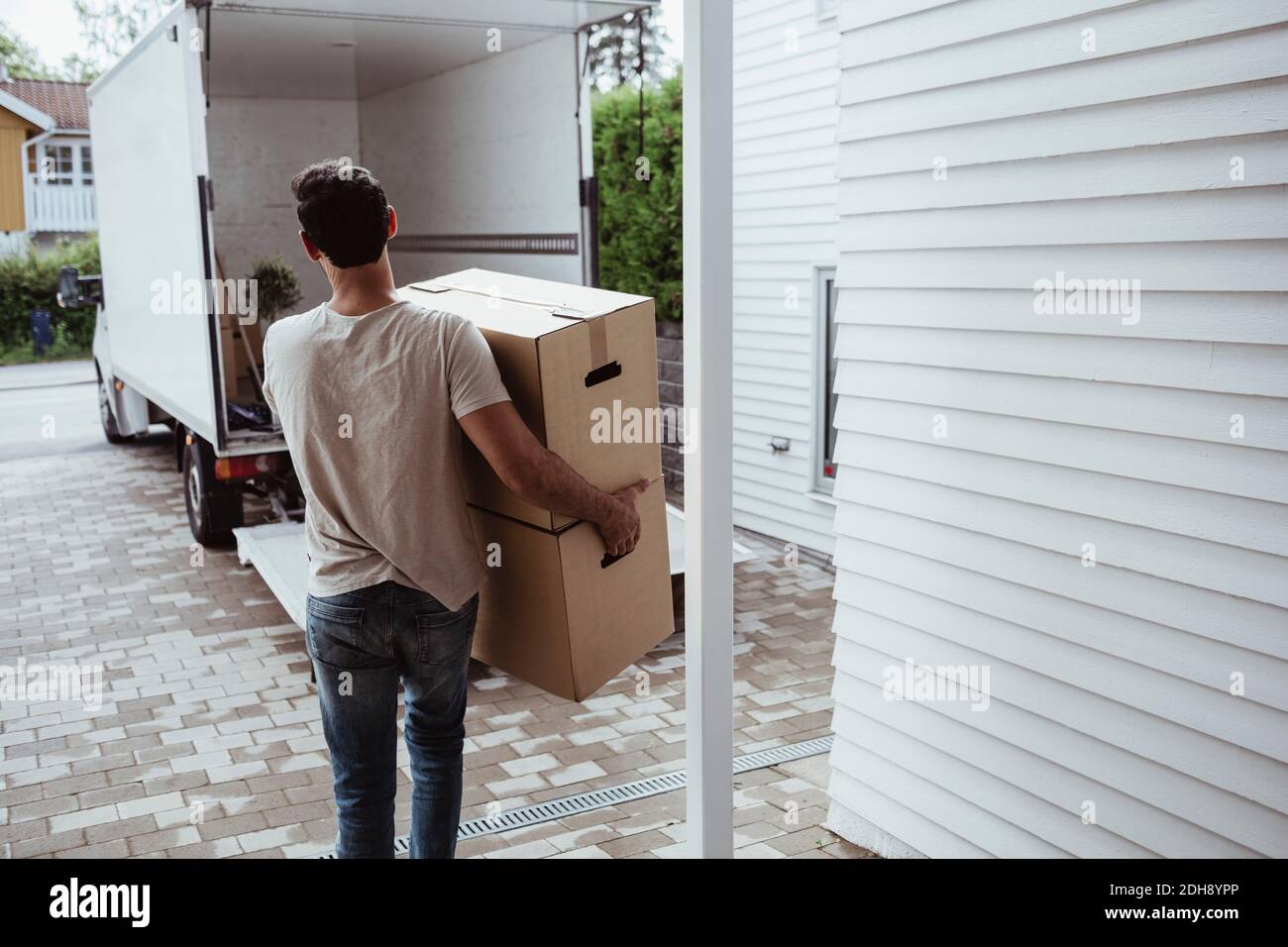 Cardboard boxes in a van hi-res stock photography and images - Alamy