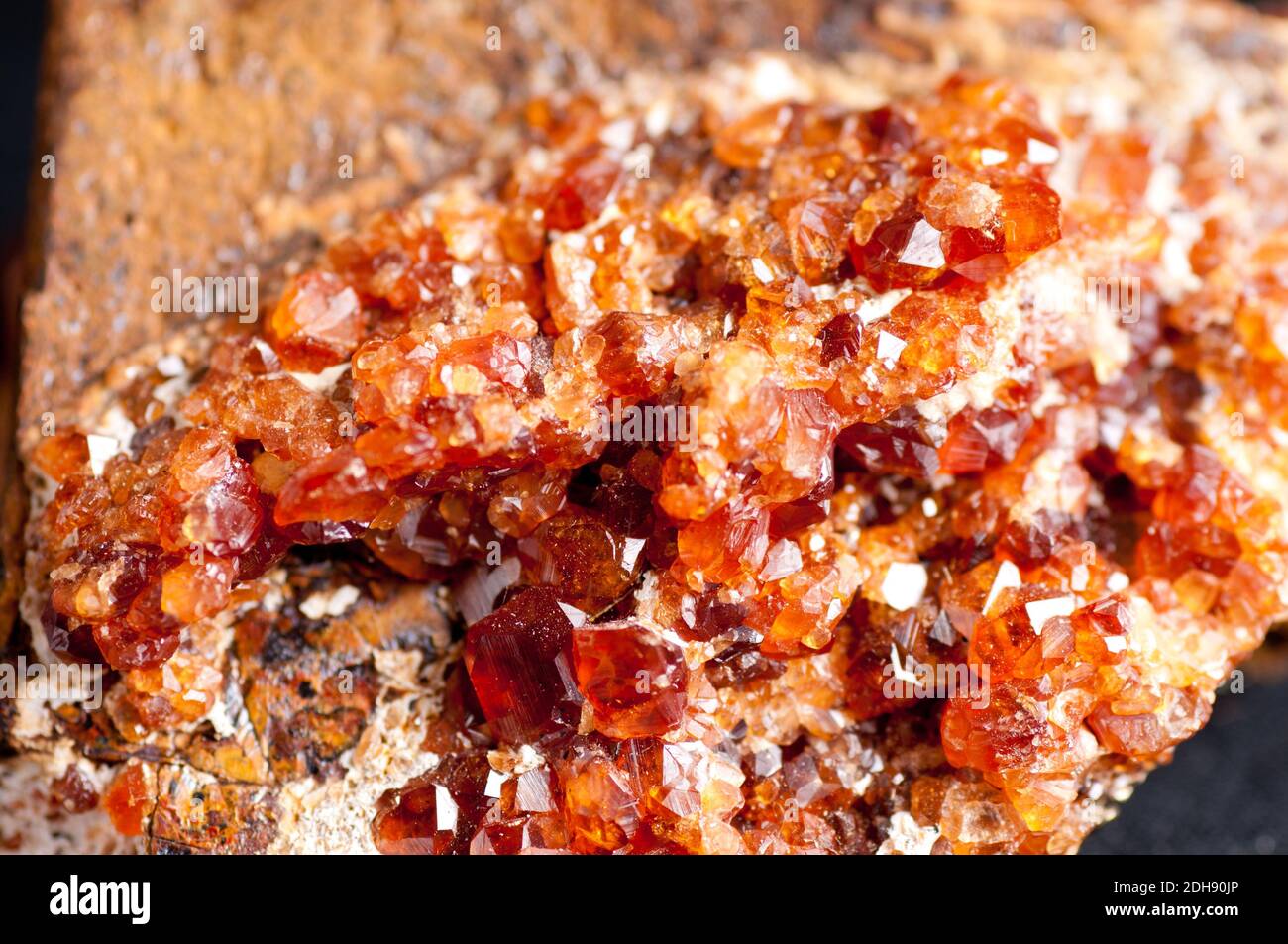 Geology garnet chlorite silicate rock hi-res stock photography and ...
