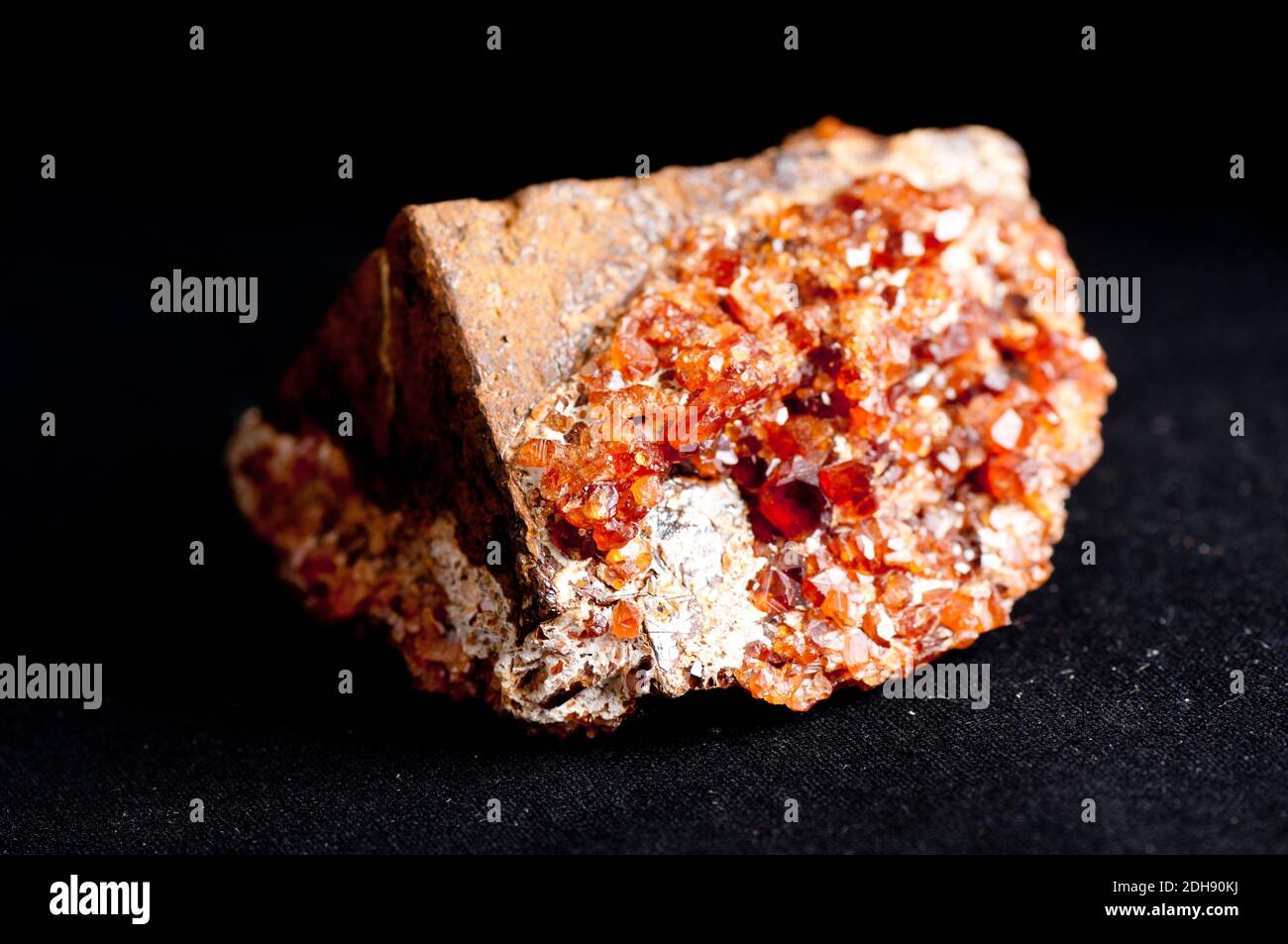 Bronze and garnets hi-res stock photography and images - Alamy