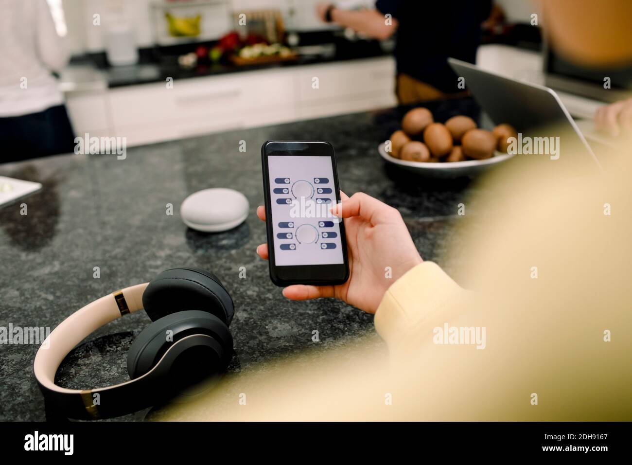 Girl headphones rear view hi-res stock photography and images - Alamy