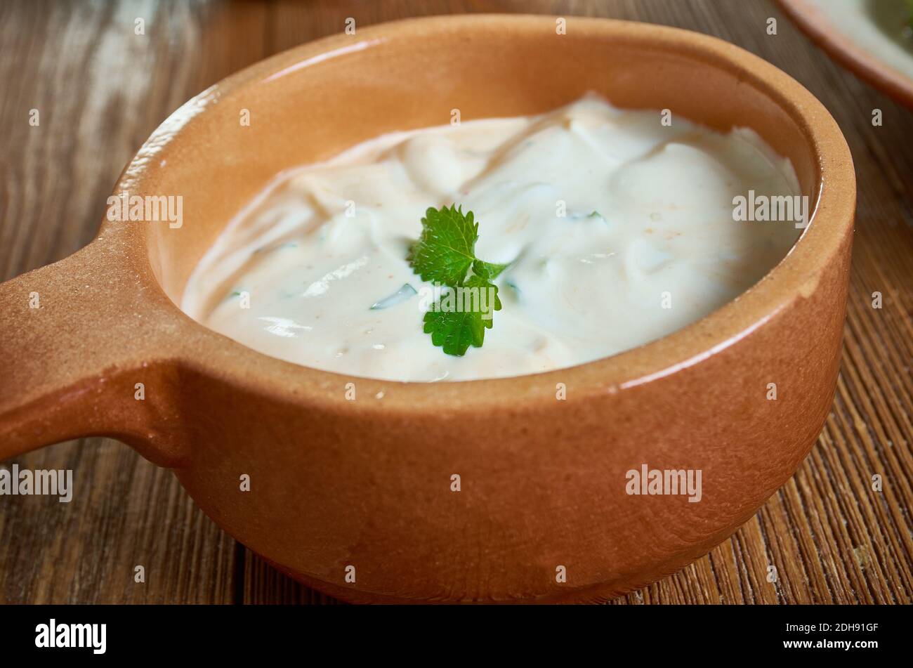 Italian garlic sauce Agliata Stock Photo - Alamy