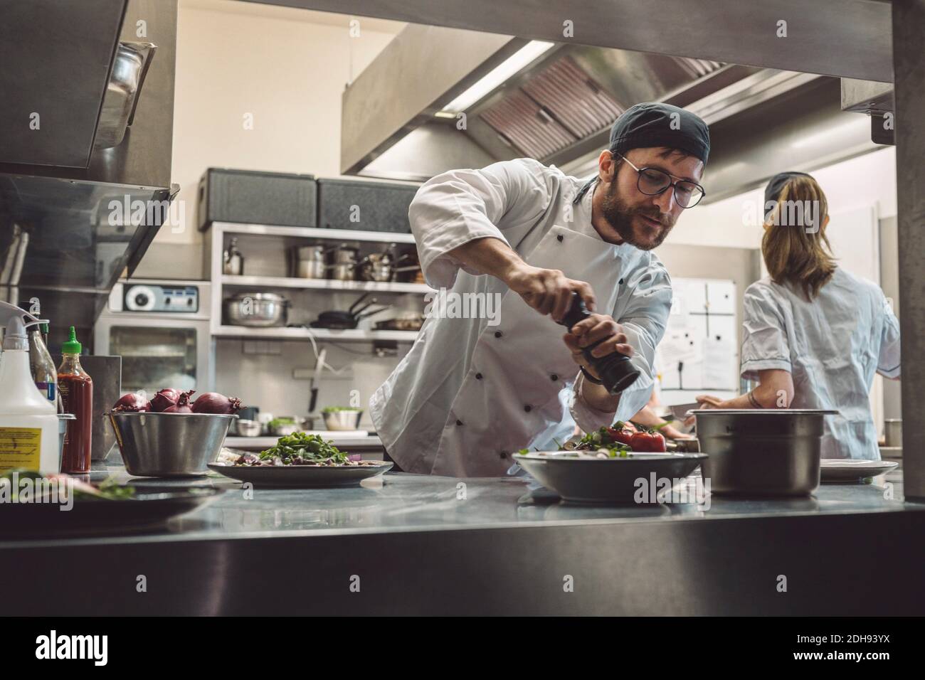 Male chef rear view hi-res stock photography and images - Alamy