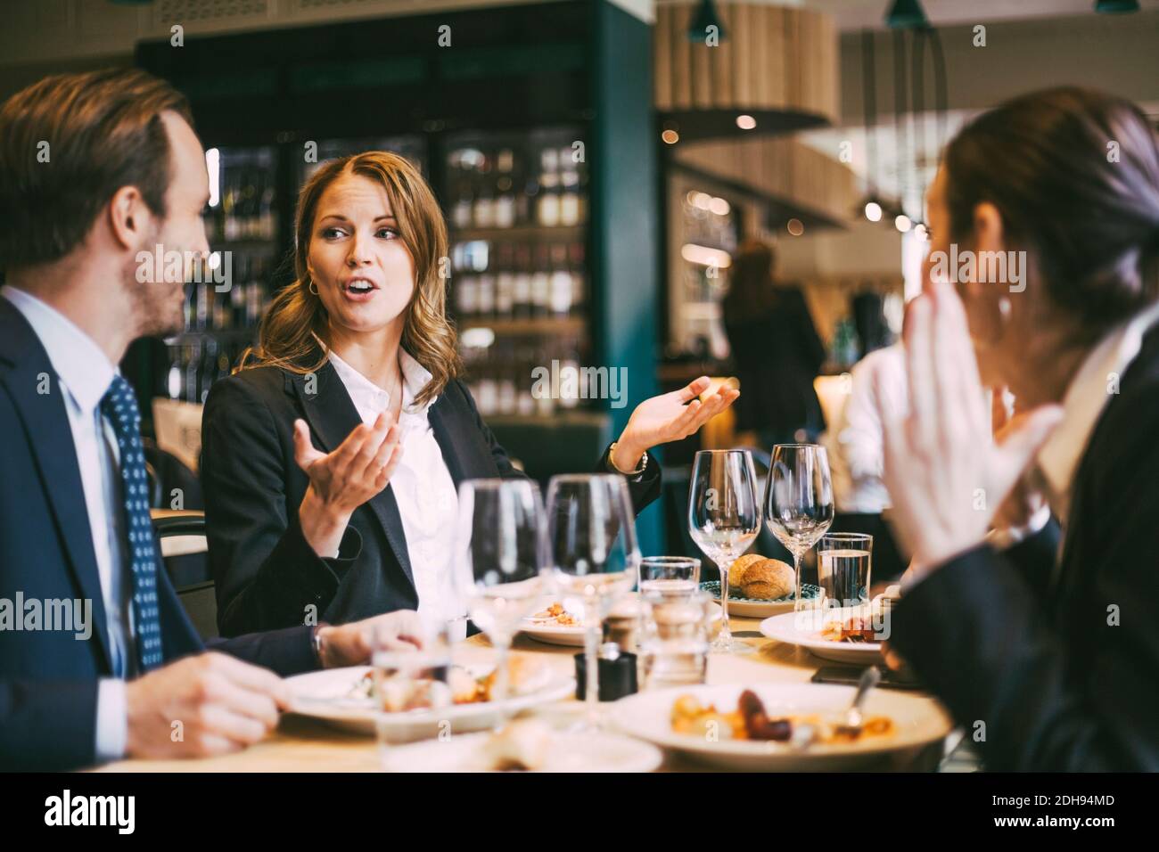Coworker lunch hi-res stock photography and images - Alamy