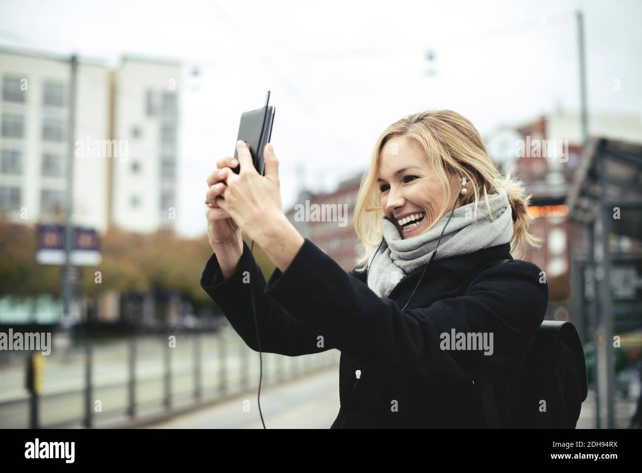 Talking selfie hi-res stock photography and images - Alamy