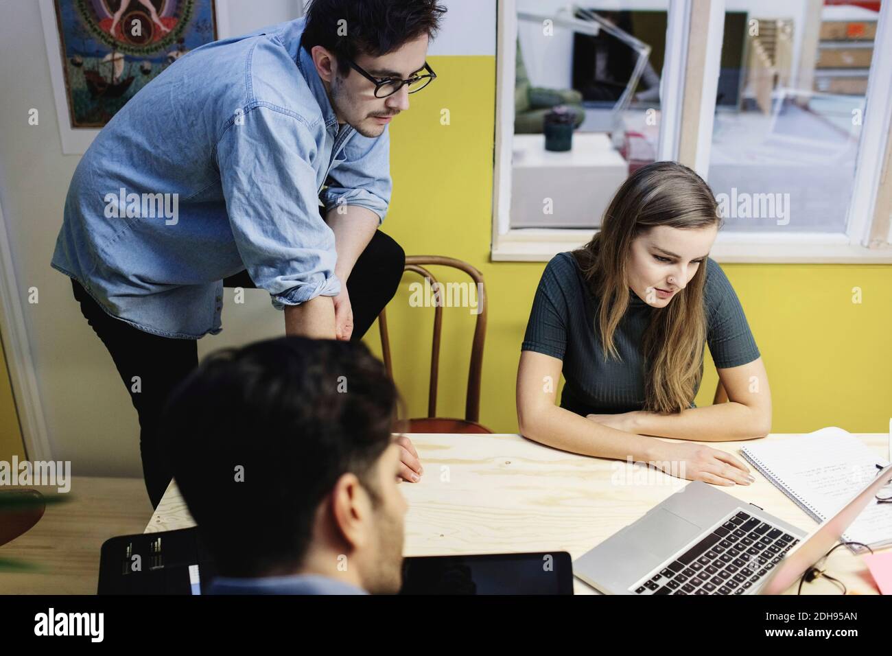 Meeting room desk high angle hi-res stock photography and images - Alamy