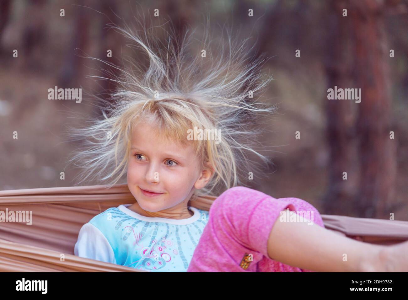 Girl hammock hi-res stock photography and images - Alamy