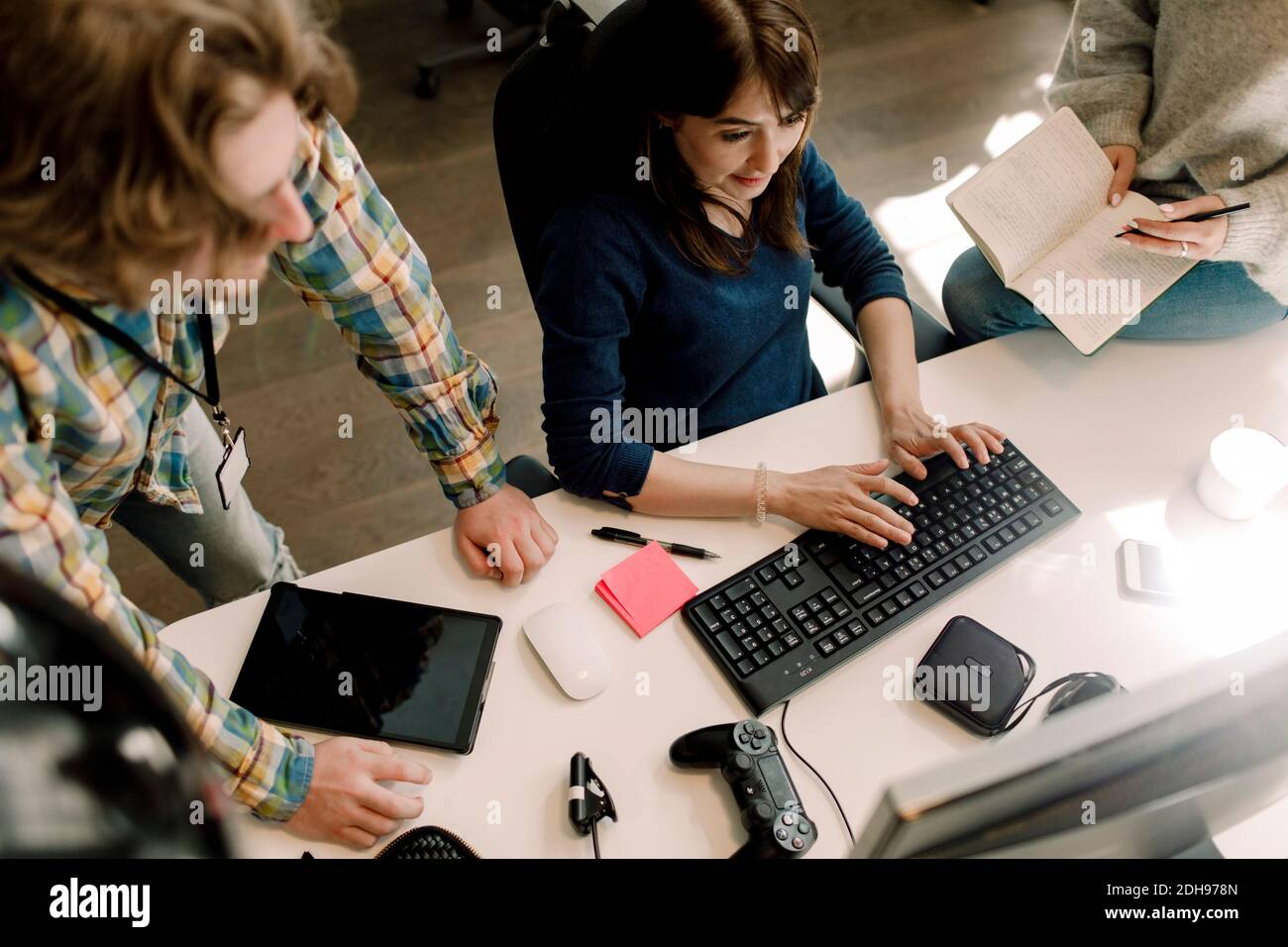 Helping programmer hi-res stock photography and images - Alamy