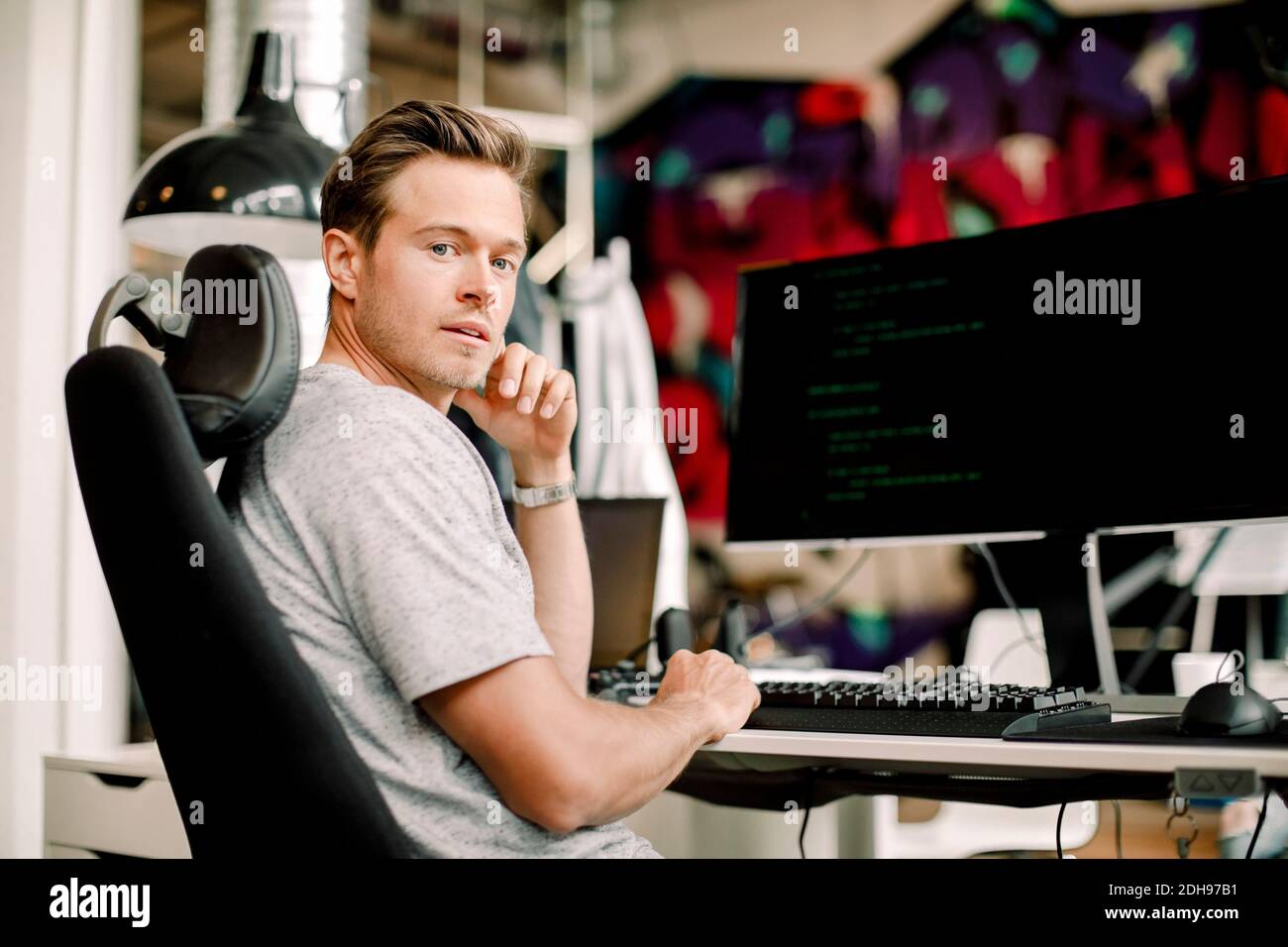 Professional programmer hi-res stock photography and images - Alamy