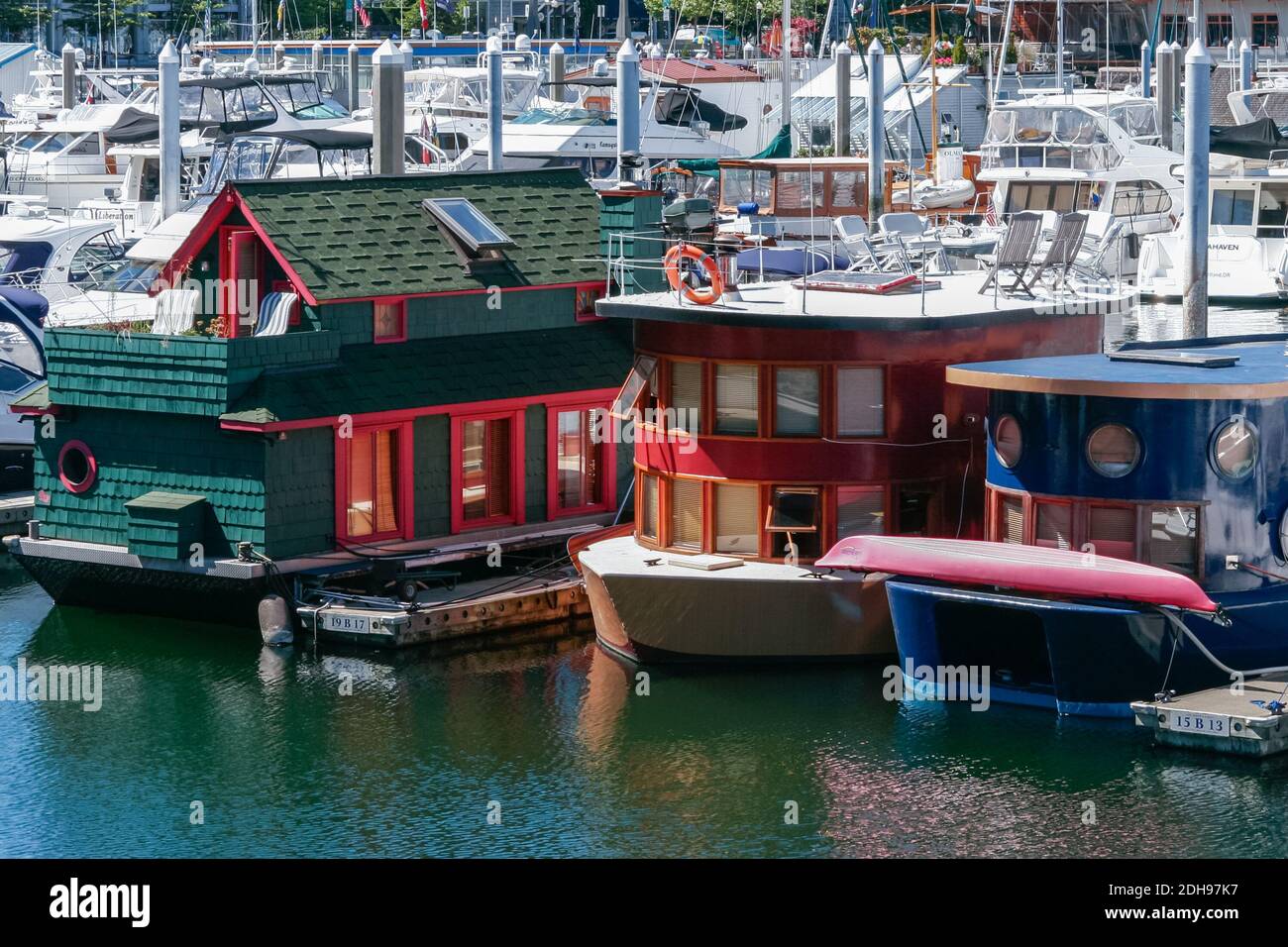 VANCOUVER, BC, CANADA - AUGUST 14 : Variety of houseboats in Coal ...