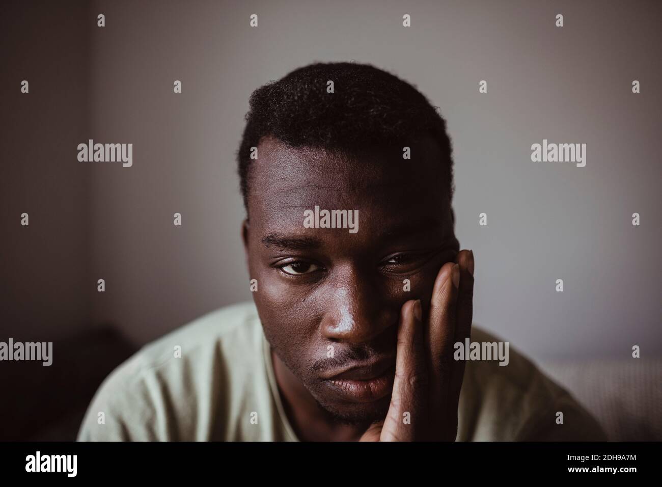 Sad man hi-res stock photography and images - Alamy