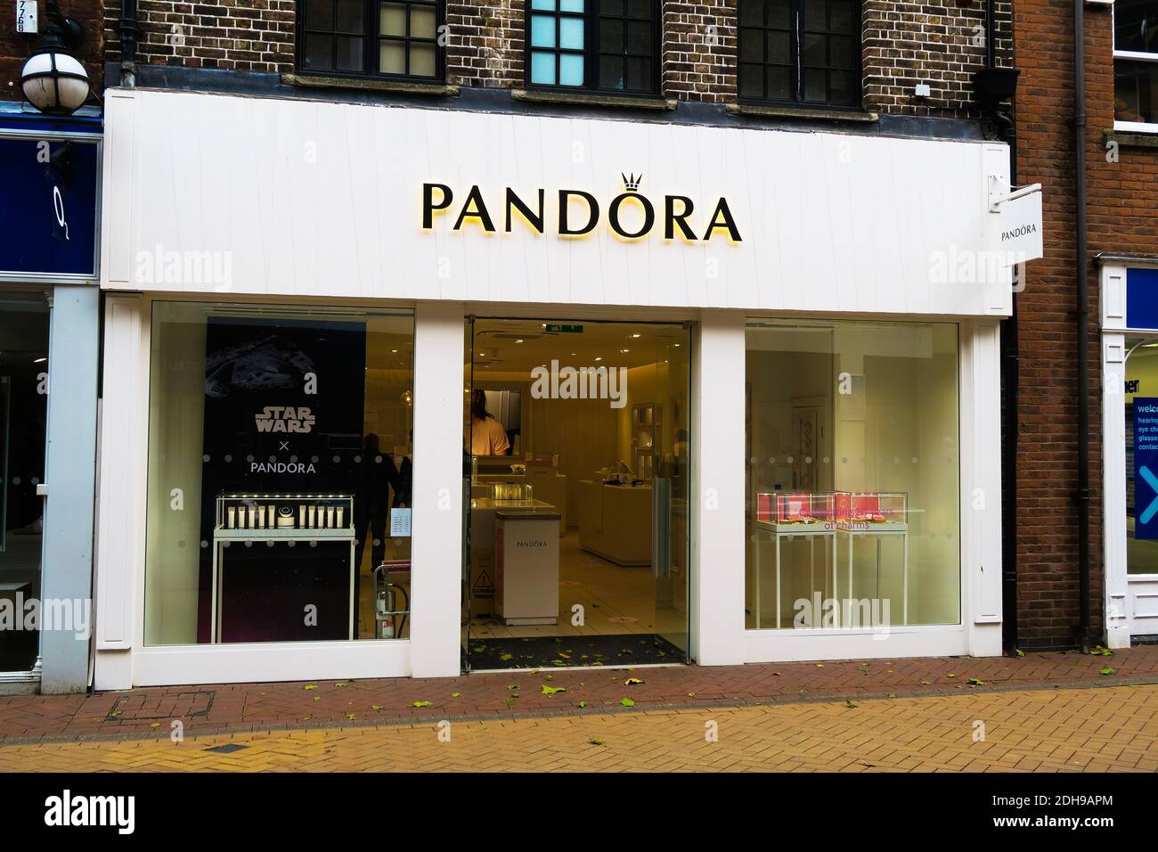 Pandora store hi-res stock photography and images - Alamy