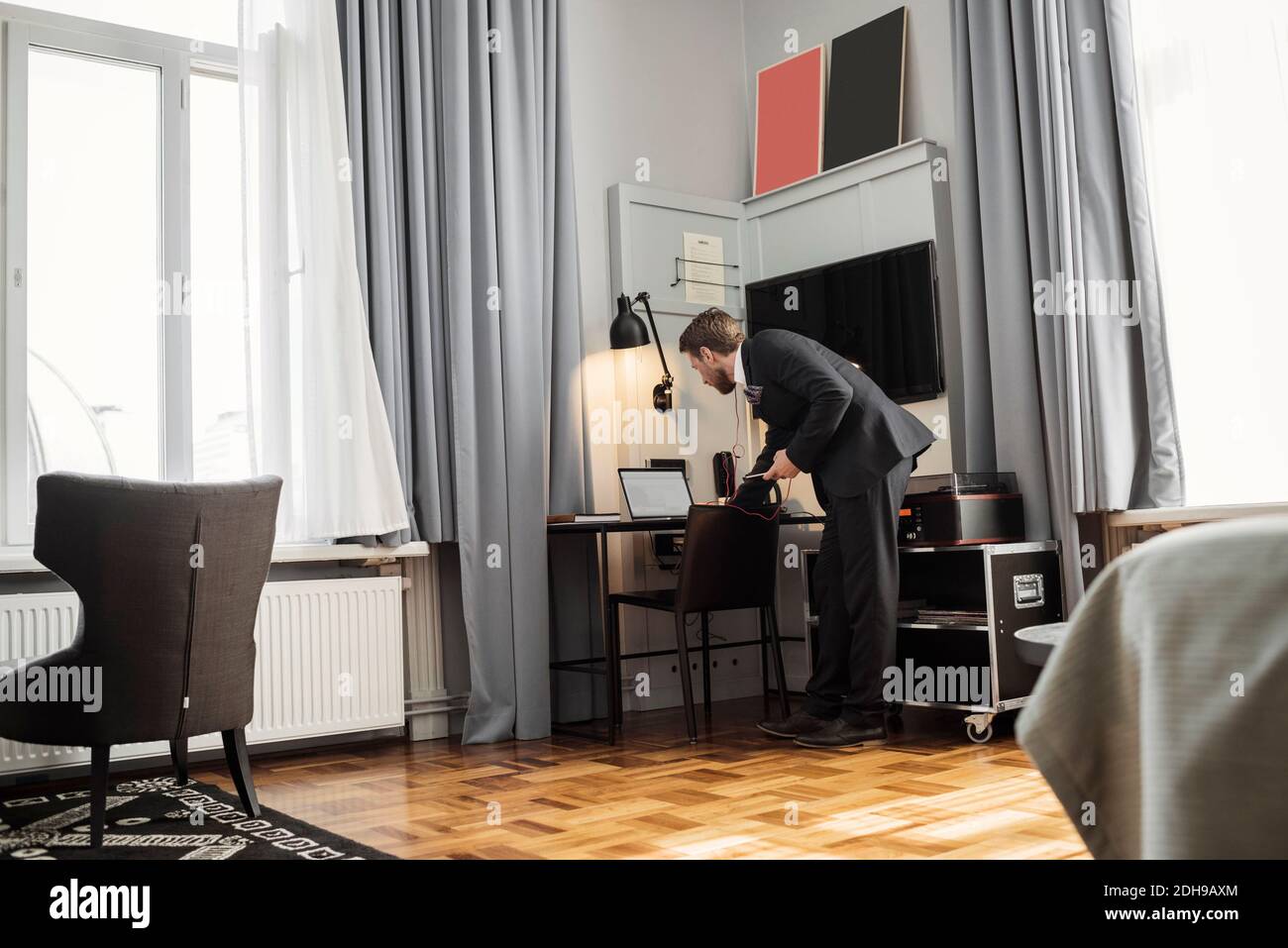 Standing room screen hi-res stock photography and images - Alamy