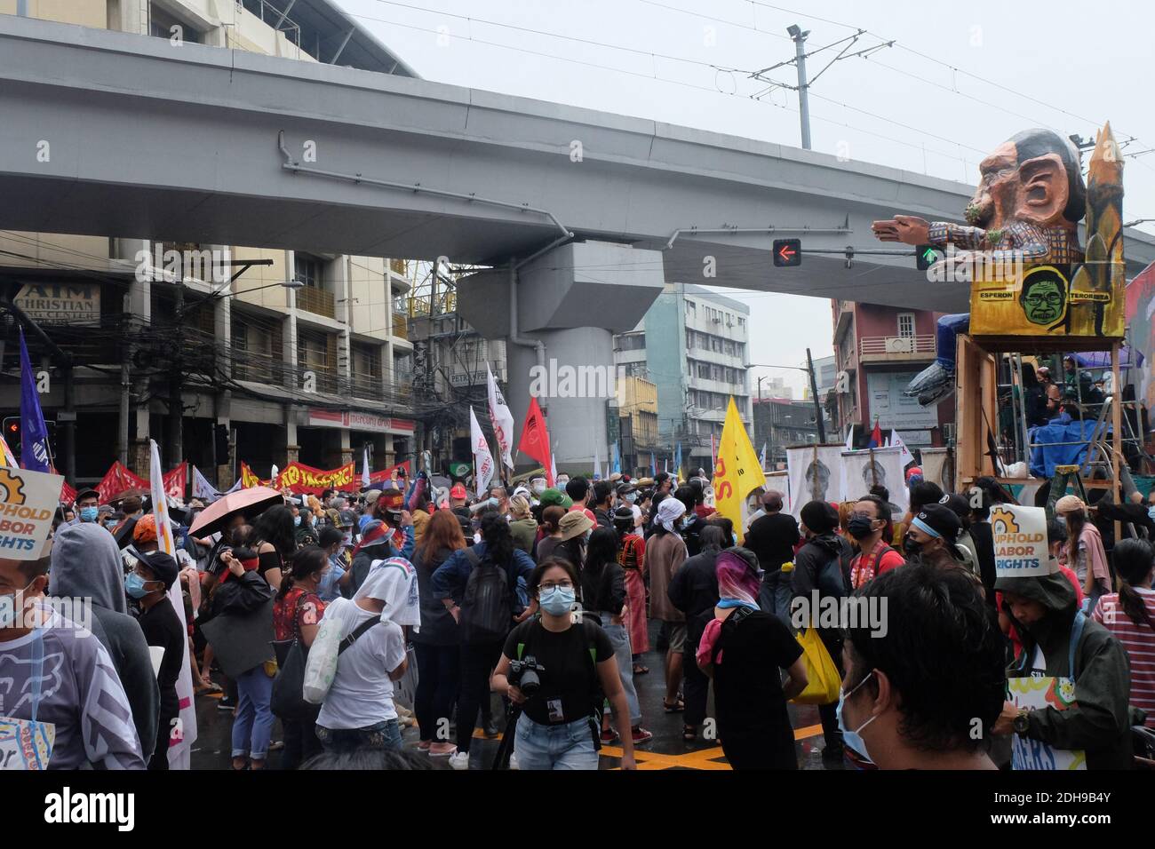 Manila, Philippines. 10th December 2020. Protesters wearing masks and ...