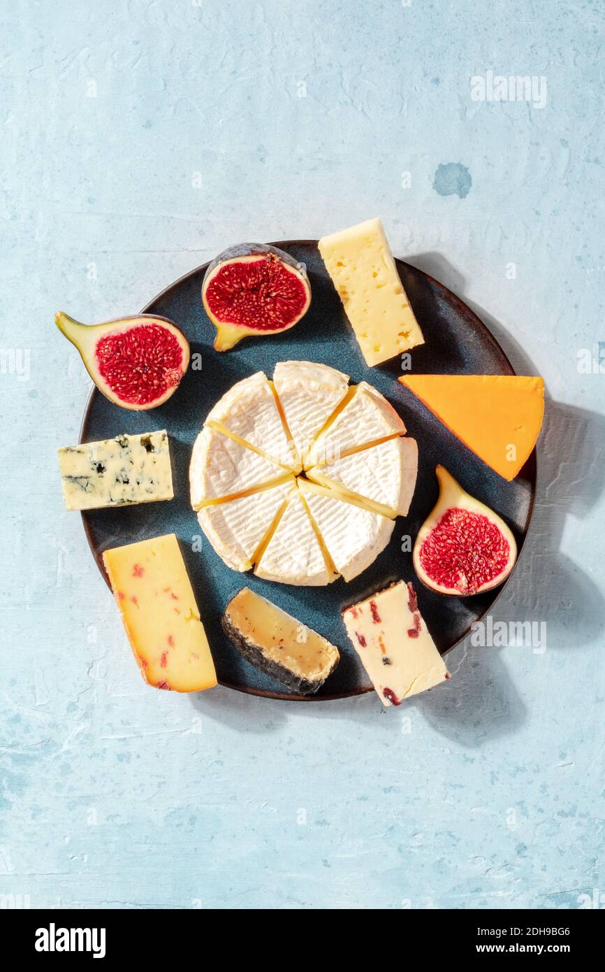 Dutch cheese platter hi-res stock photography and images - Alamy