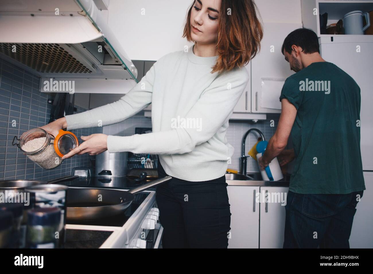 Roommates lifestyle hi-res stock photography and images - Alamy